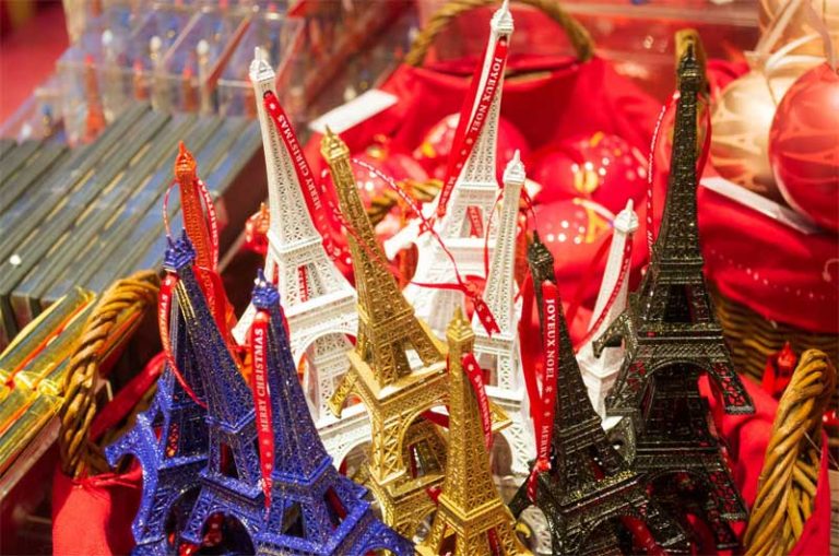 Torre Eiffel: guia completo com preços, dicas e advertências - Abrace o ... Torre Eiffel: guia completo com preços, dicas e advertências - Abrace o ...