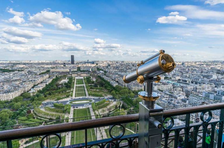 Torre Eiffel: guia completo com preços, dicas e advertências - Abrace o ... Torre Eiffel: guia completo com preços, dicas e advertências - Abrace o ...