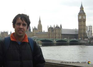 Tomada na Inglaterra: modelo, voltagem e melhor adaptador - Abrace o Mundo